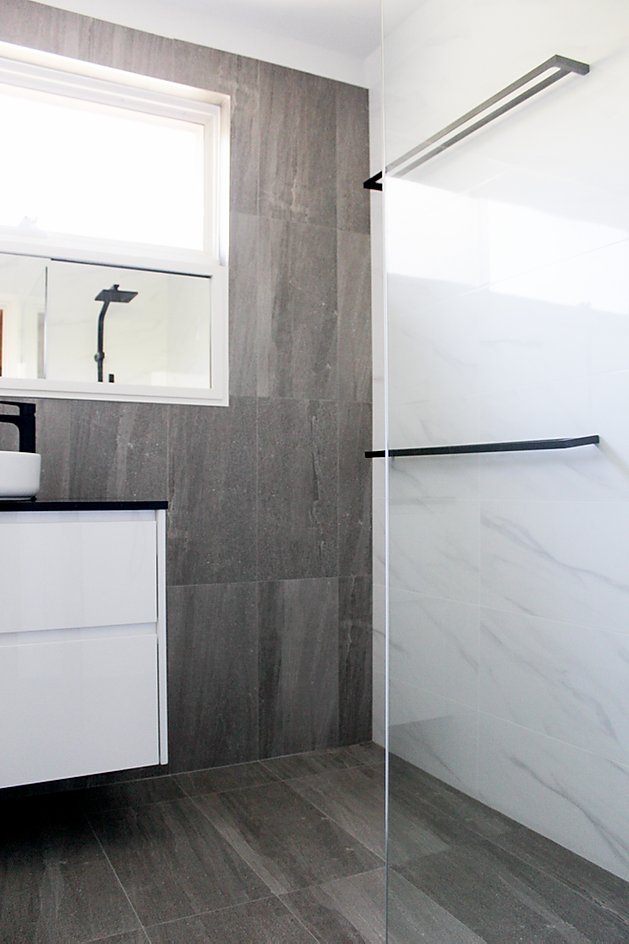 A Guide To Tiling Your Small Bathroom - On The Ball Bathrooms