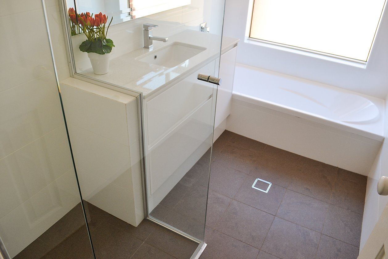 Nib Wall V Shower Gap - On The Ball Bathrooms