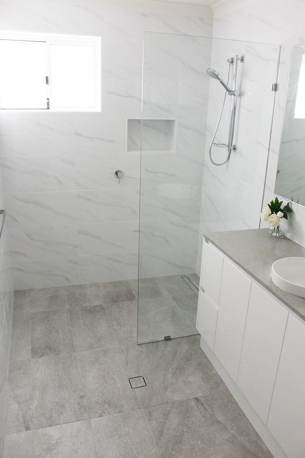 Pro's and Con's - Walk In Shower - On The Ball Bathrooms